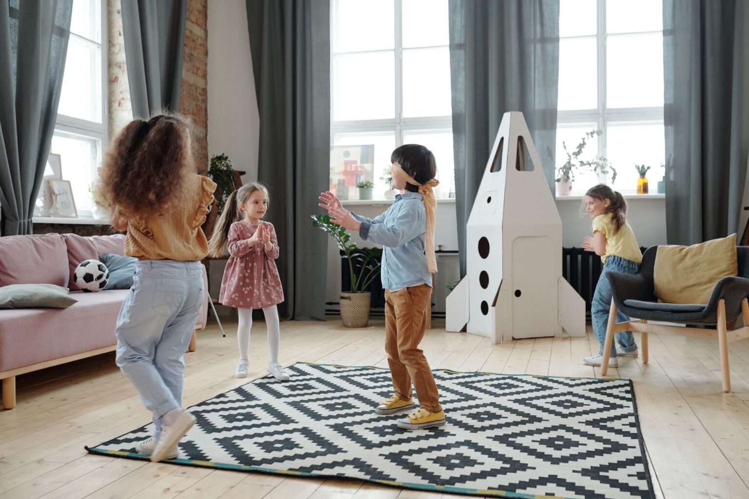 50 Indoor Games for Kids to Improve Cognition & Creativity | Binigames Blog